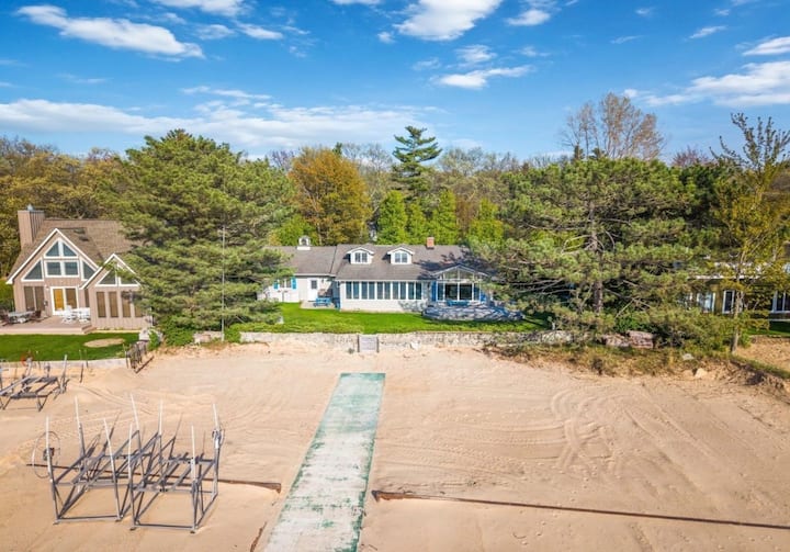 Waterfront Beach House | 2 Miles To Caseville - Sleeper State Park, Caseville