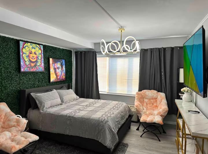 Studio South (On Ut Campus & Free Parking) - Fort Loudoun Lake, TN