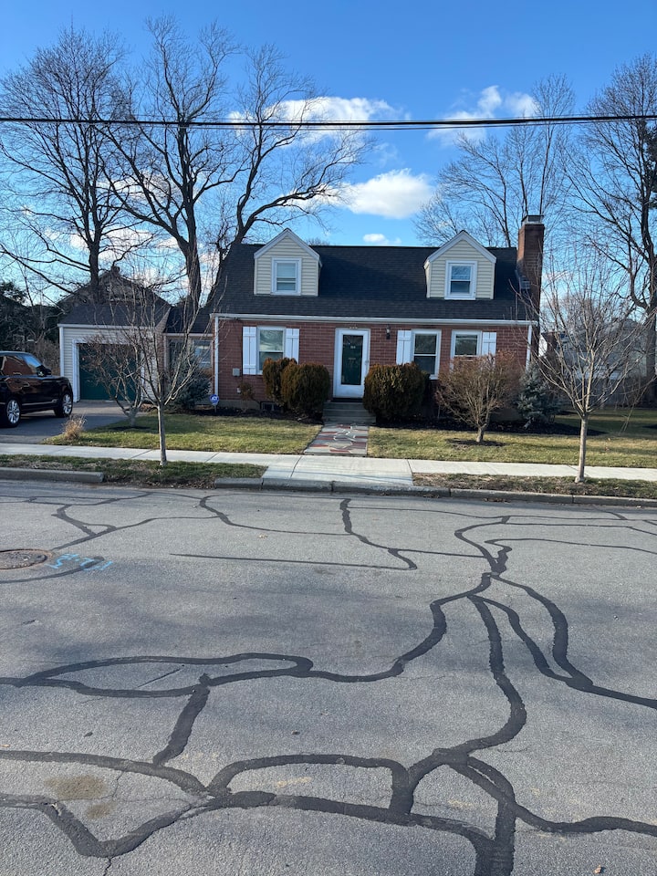 Entire Cape House - Weston, MA