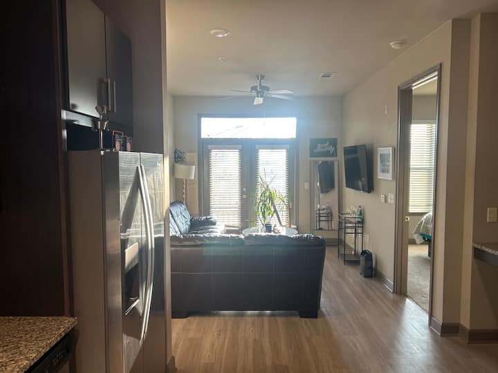 Basic 1 Bedroom Apartment Located In West Midtown - Atlanta