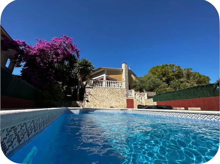 Privacidad, Piscina Y Bbq: El Lujo De Estar Juntos - El Vendrell