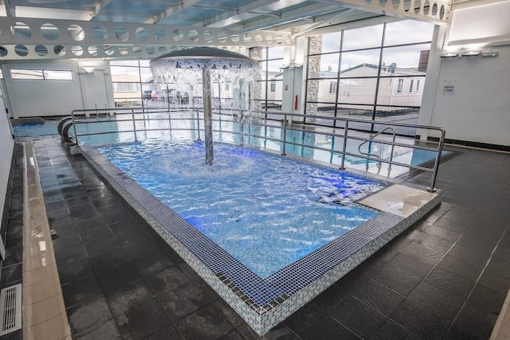 8 Berth Caravan For Hire - Abergele