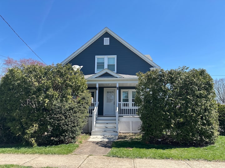 5br/4ba Newington, Near Ccsu, Quiet, Parking - Farmington, CT
