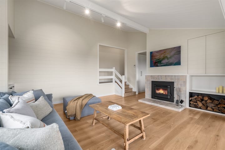 Yambora
' Luxe Hideaway'
Minutes To Bowral - Alpine