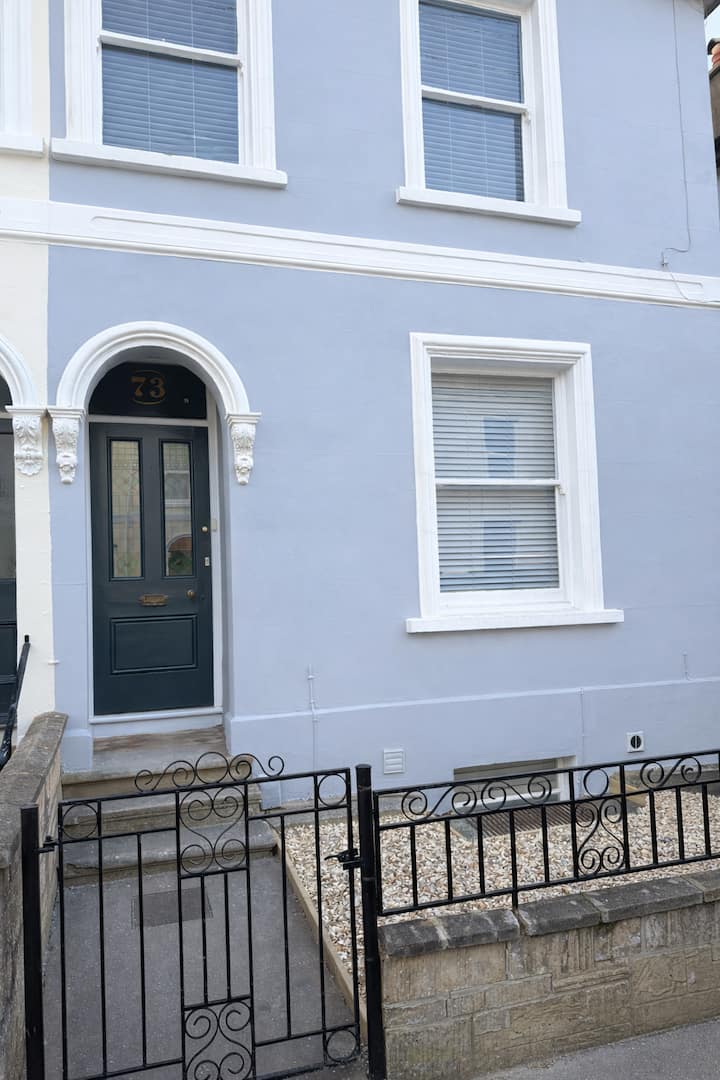 6-bed House Only 1 Mile To The Racecourse! - Cheltenham