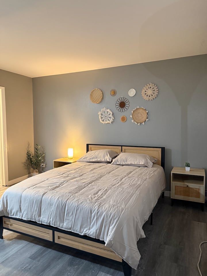 Cozy Studio Near Universal + Free Parking - Toluca Lake - Los Angeles
