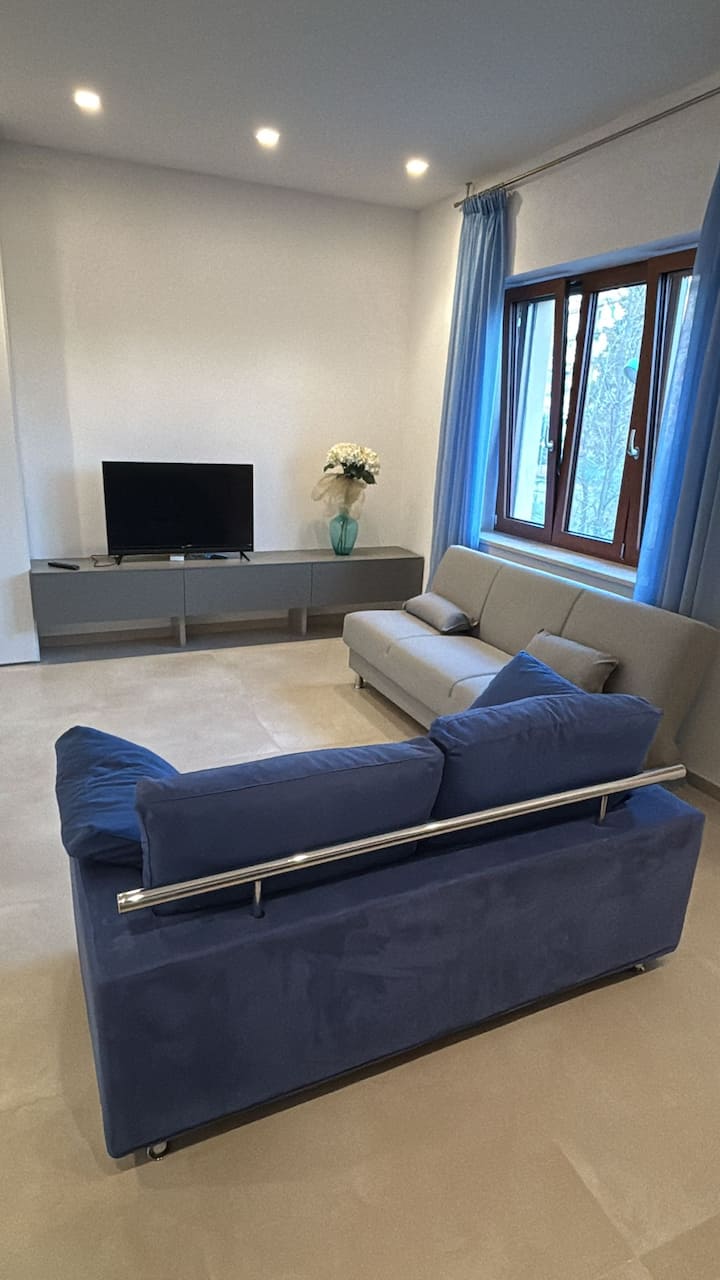 Spaziosa Con Parcheggio Privato - Sienne