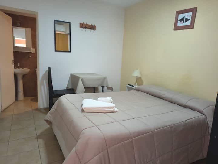 Habitaciones Particulares , Condesayuno, En Hotel - San Rafael, Argentina