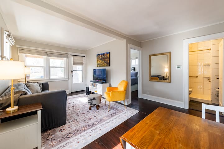 Rosebud - Bright Tiny Home, Steps To Brew Crew - Milwaukee