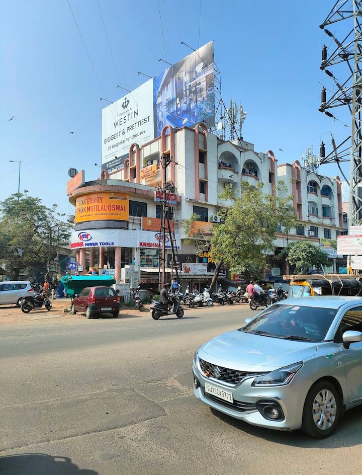City Crossroad View Room - Vadodara
