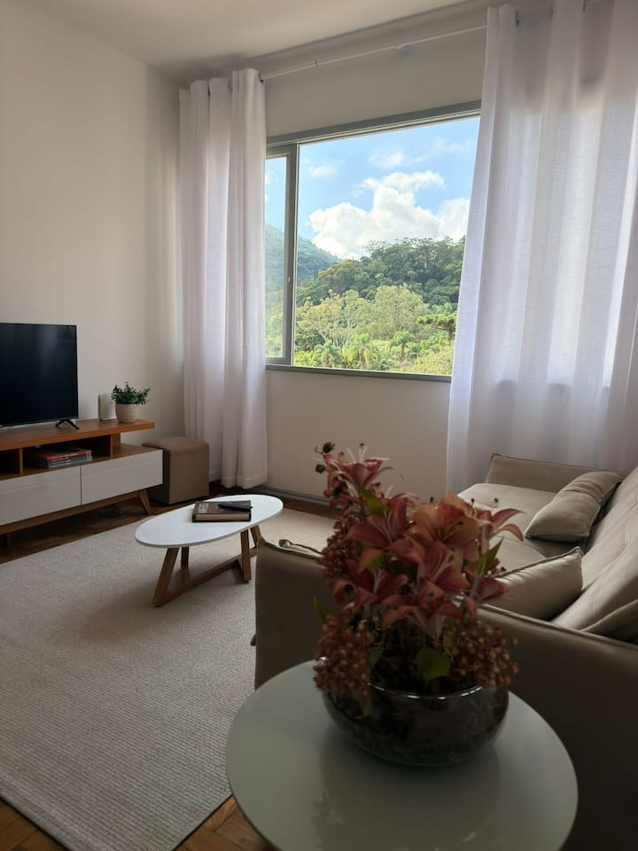Apartamento No Centro Histórico De Petrópolis - Petrópolis
