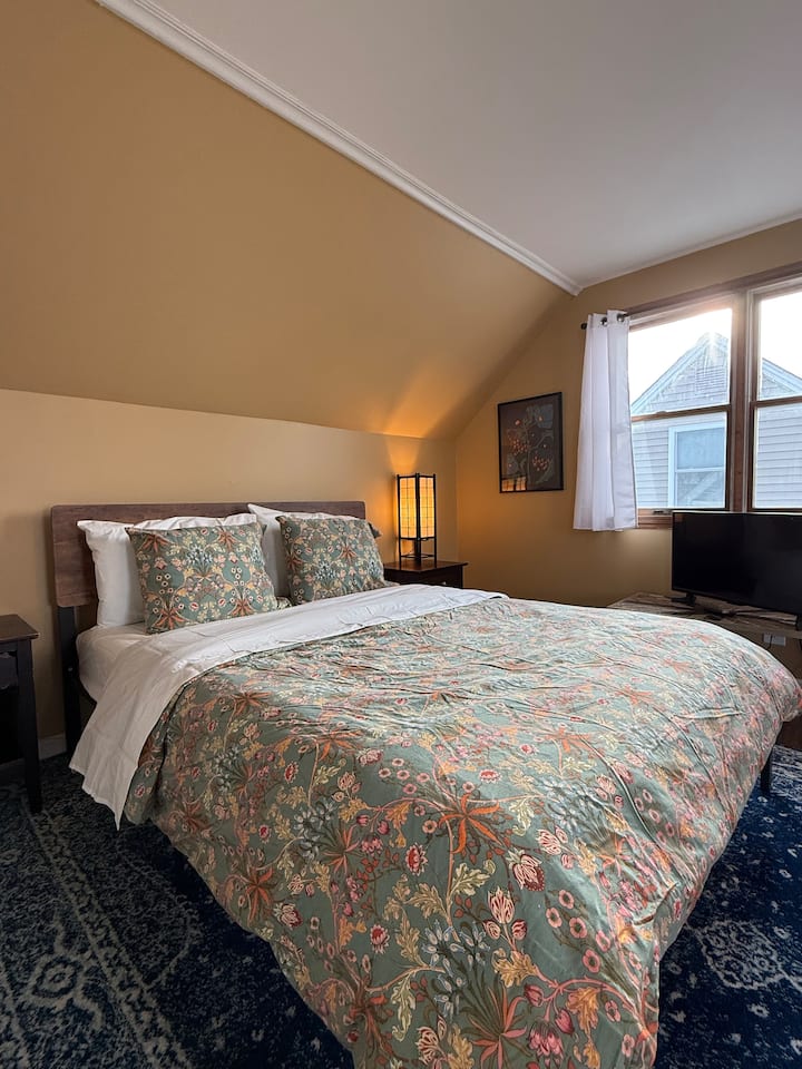 Spacious Private Home With Parking - Buffalo, NY