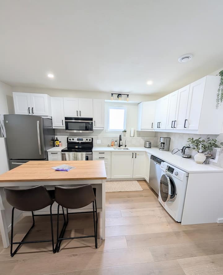 Easthill Escape - Vernon, BC, Canada