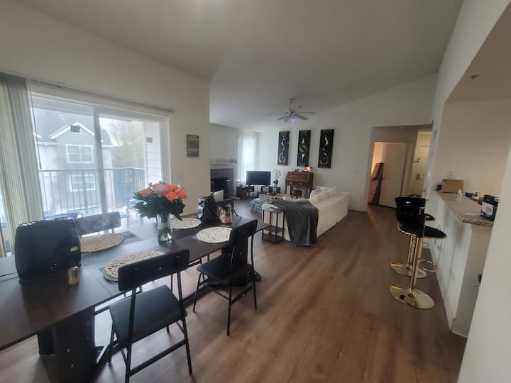 Simple Cozy Retreat - Woodinville, WA