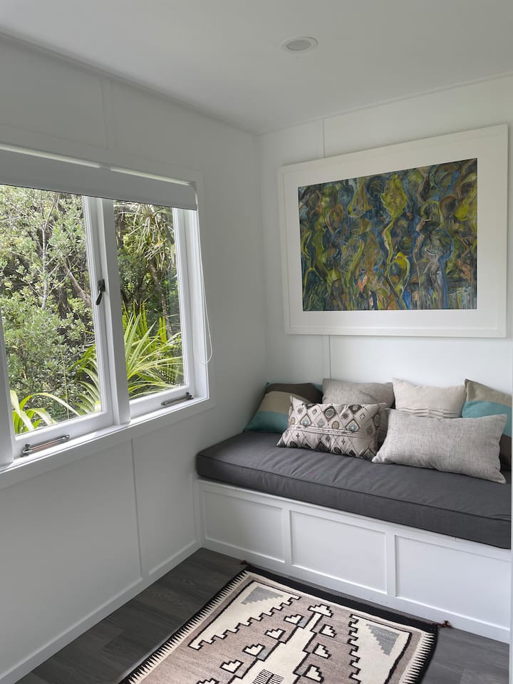 Hekerua Bay Cottage - Waiheke Island