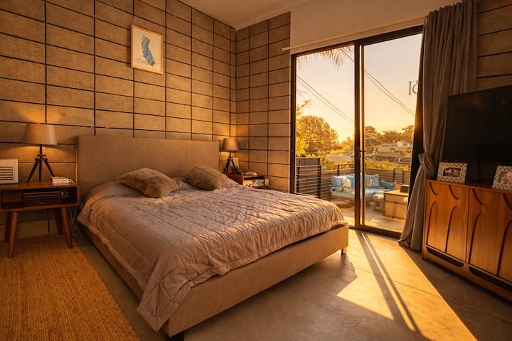 Modern Studio Apartment With Private Outdoor Patio - San Diego