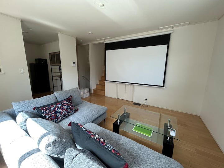 【駐車場付き】福岡空港近くの3階建て一棟貸し｜最大12名 - Fukuoka