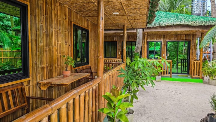 Lazy_coconuts Huts (Family Room/ Barkada Room) - Bantayan