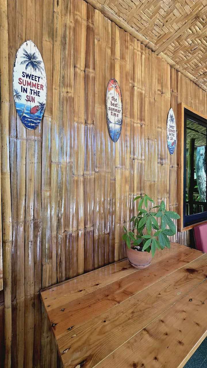 Lazy_coconuts Huts (Family Room/ Barkada Room) Rm1 - Bantayan