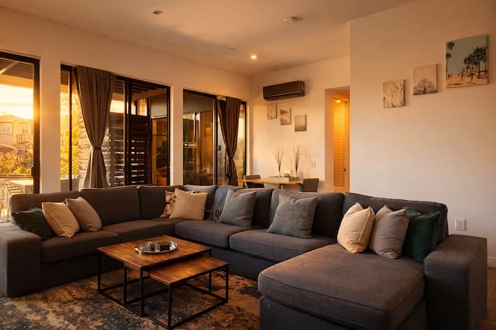 1 Bedroom Modern Apartment W Outdoor Dining Patio - San Diego, CA