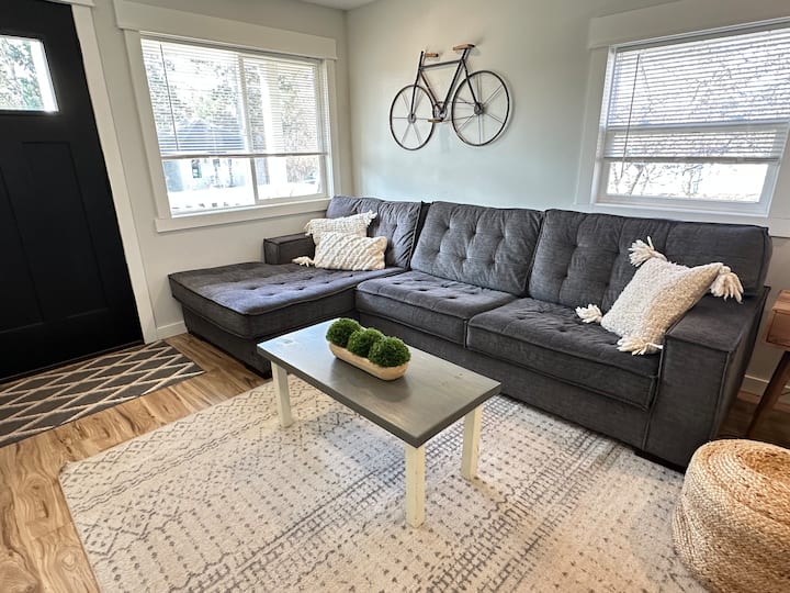 Spokeasy Cottage | Cuyuna Trails + Game Room - Crosby, MN