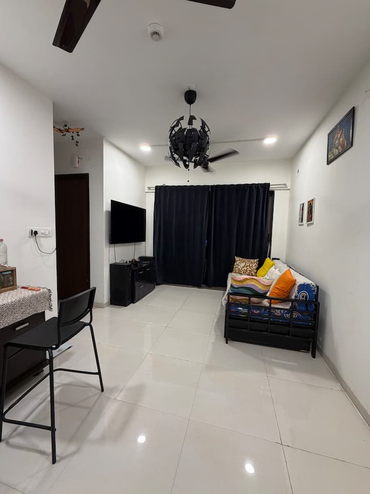 The Comfort Cartel – Snacks, Sips & Stay - Thane