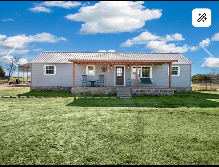 “Hill Country Style Escape On Private Acreage” - Lake Whitney