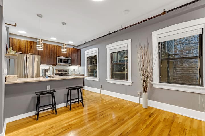 Comfort & Calm Suite With Private Balcony - Cincinnati