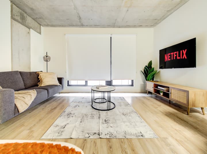 Comfortable Montreal Stay | Near Bell Centre - Brossard