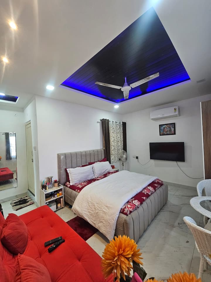 Rooftop Penthouse Luxury Terrace Lounge | Indore - 인도르