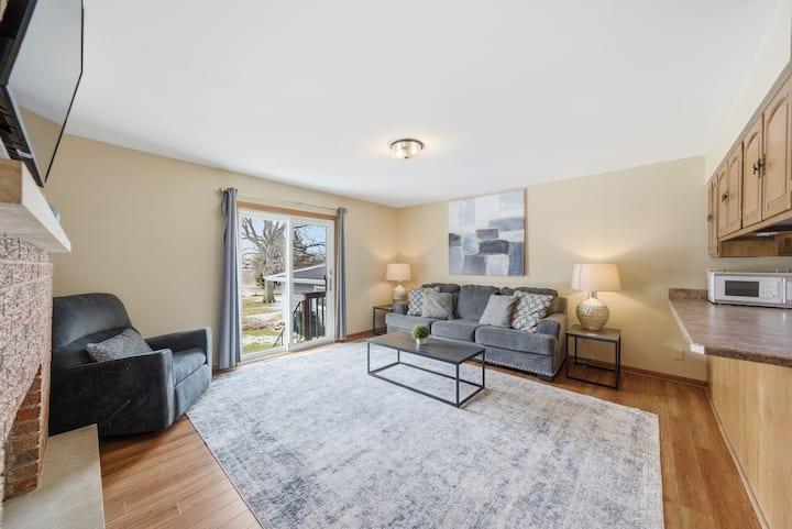 Aurora Fhs Rental - Johnston Dr (5 Bedrooms) - Oswego, IL