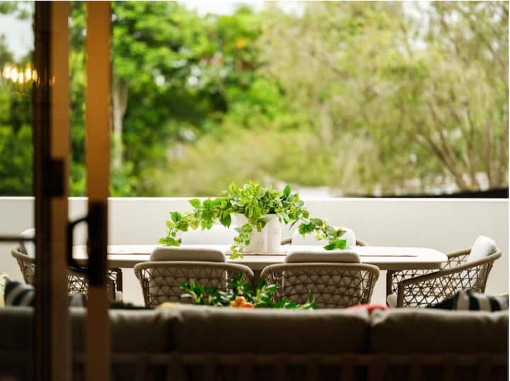 High Street Hideaway In The Hinterland - Maleny