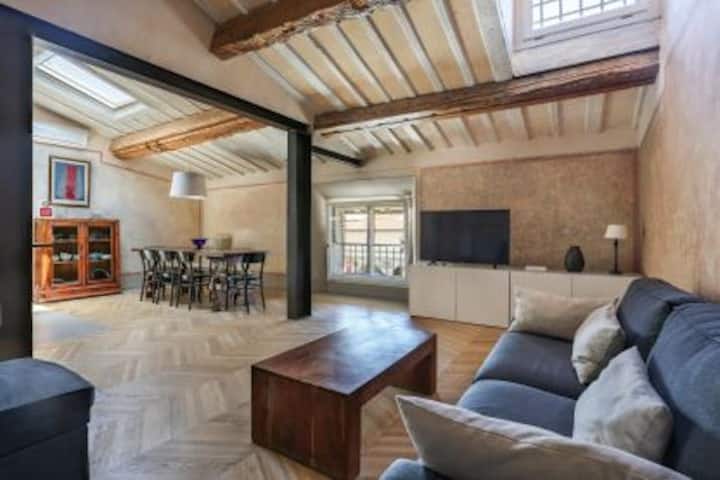 Design Apartment On Piazza Santissima Annunziata - Fiesole