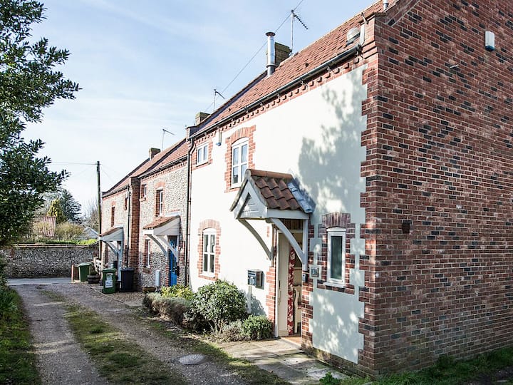 Legion Cottages - Blakeney