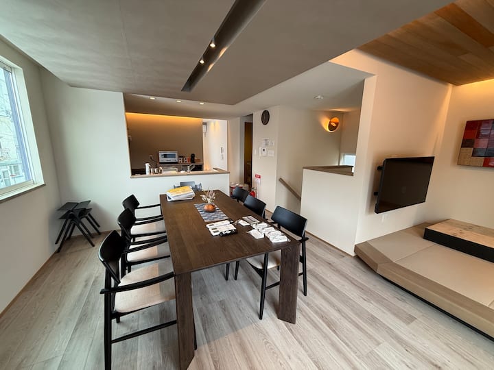 青森駅徒歩3分 一棟貸切110㎡ 最大8名 ねぶたと青森文化の宿 温泉徒歩1分 - 아오모리시