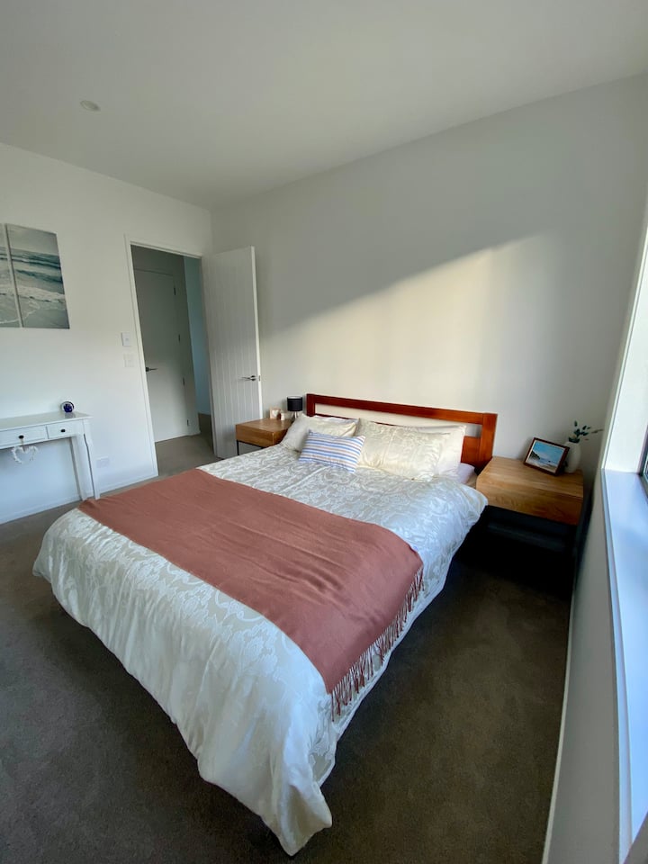 Large Private Room In Modern Country Home - Parakai