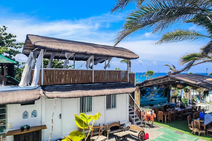 Zambales: Mobile Room With Private Viewing Deck - Cabangan