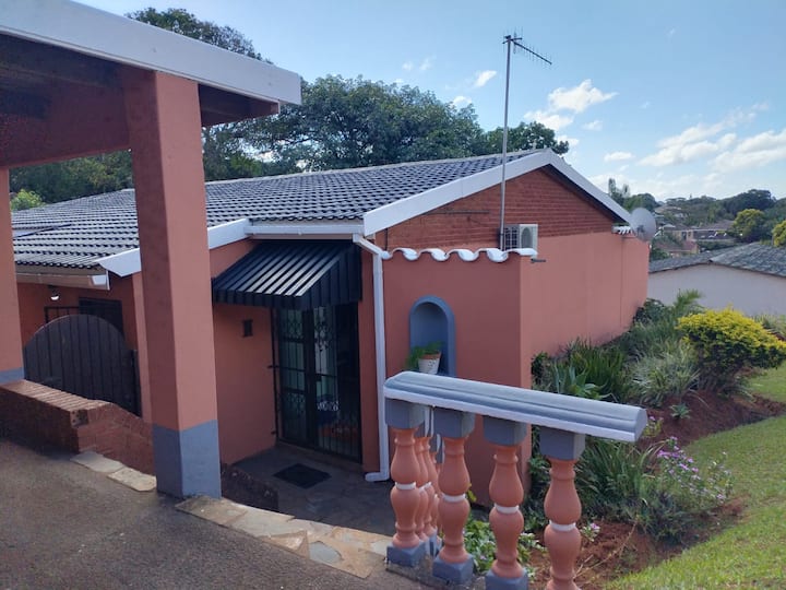 The Cozy Ten Family Retreat - Durban