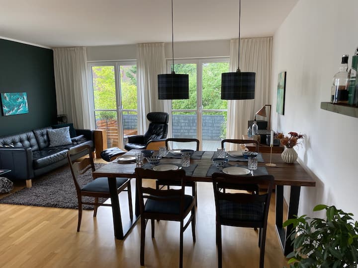 Helle 2-zimmer-wohnung Mit Balkon - Grünwald