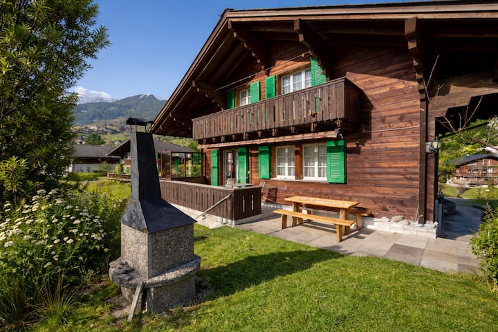 Cozy Traditional Chalet, Stunning Mountain Views - Grindelwald