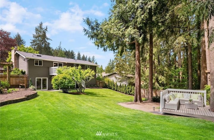 Champions’ Corner Apartments - カークランド, WA