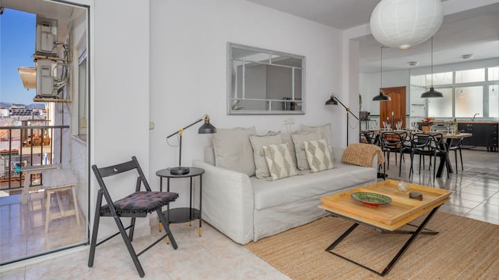 Stunning Beachfront Gem |3br| Prime Location - Fuengirola