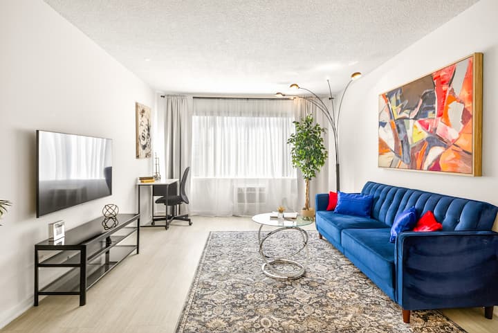 Sunny Hollywood Poolside Getaway - Los Ángeles, CA