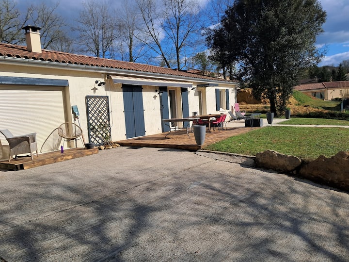 Chaleureuse Maison Pour Des Moments Conviviaux - Carsac-Aillac