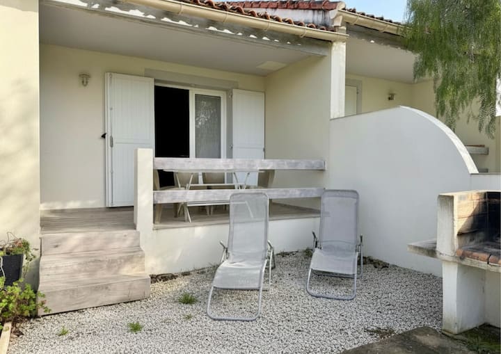 Petite Maison Dans Une Propriété Privée à Calvi - Calvi