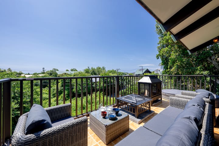 New 森を望むテラス付一棟貸し｜温泉 城ヶ崎駅徒歩5分 駐車3台｜薪ビットで上質なひと時/大室山 - 이토시