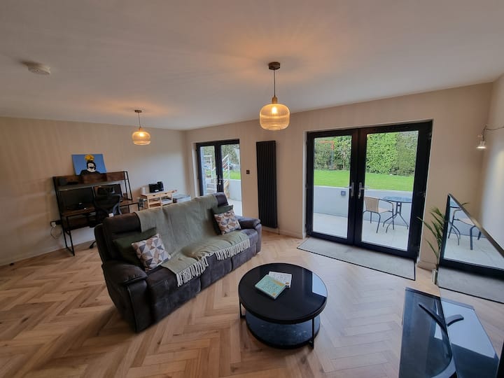 Cozy Cavehill Retreat – Private Basement Suite - Belfast