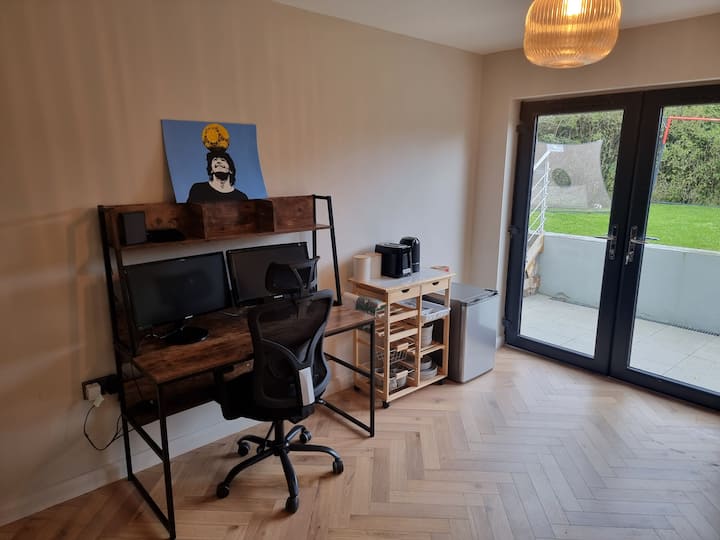 Cozy Cavehill Retreat – Private Basement Suite - Belfast