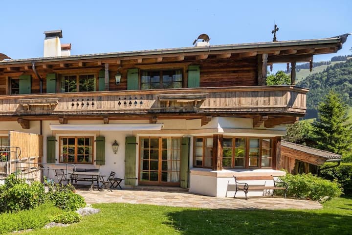 Chalet Residence Lebenberg  Alpine Luxury - Kitzbühel