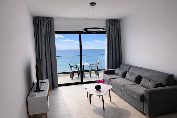 Luxury Seaview Apartment - Elizabeth - Saranda